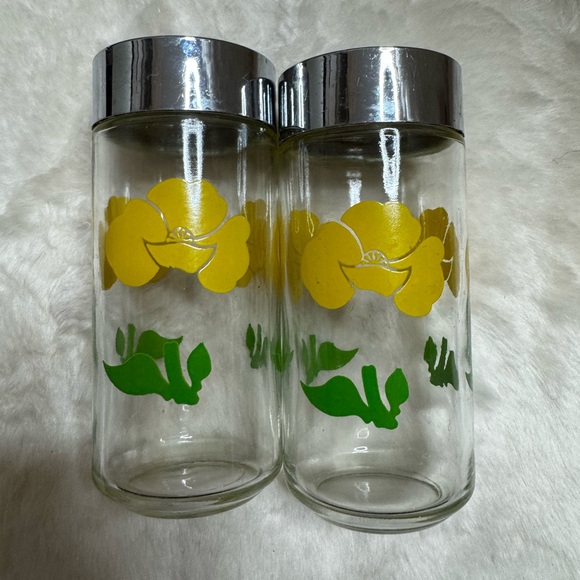 Anchor Hocking | Kitchen | Vintage Yellow Poppy Foxy Flower Glass Salt ...